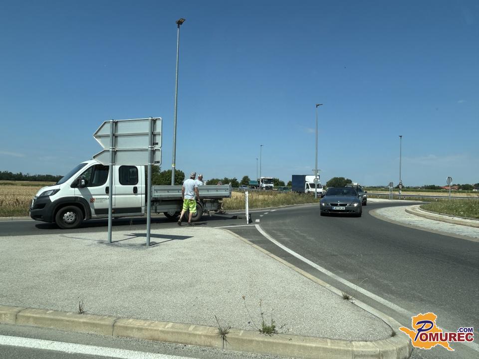 FOTO: Huda prometna nesreča zaprla Bakovsko ulico – ena oseba naj bi umrla - Pomurec.com